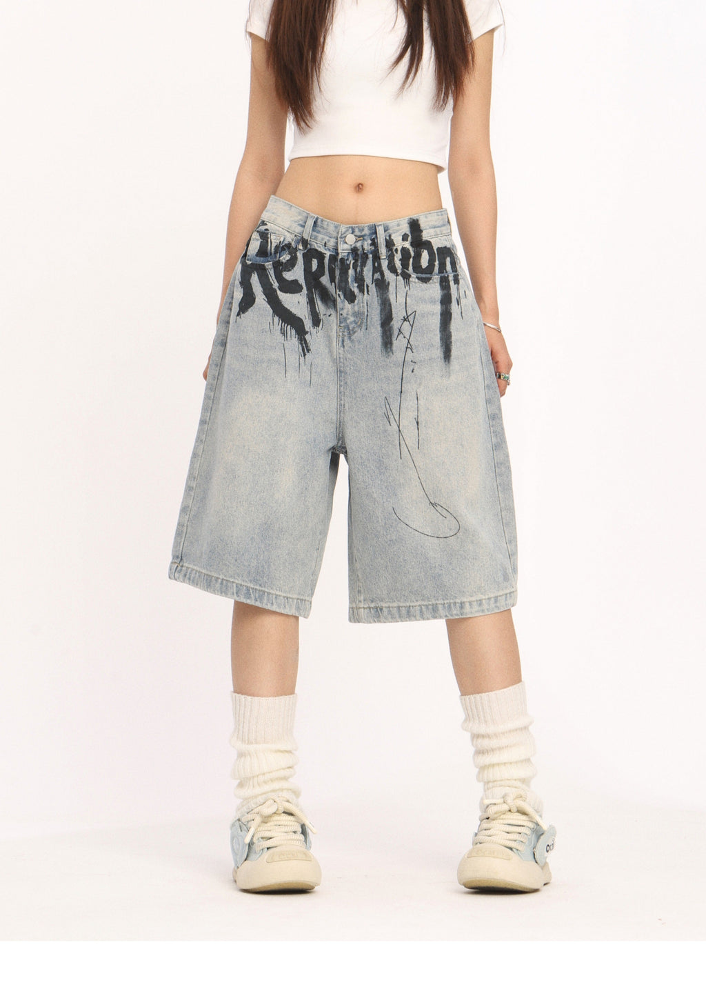Ink-sprayed graphic jorts – Uncut-Trends